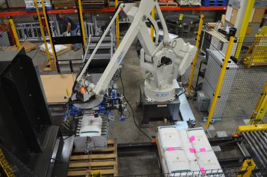 Columbia/Okura's Industrial Robots for Palletizing | HowToRobot